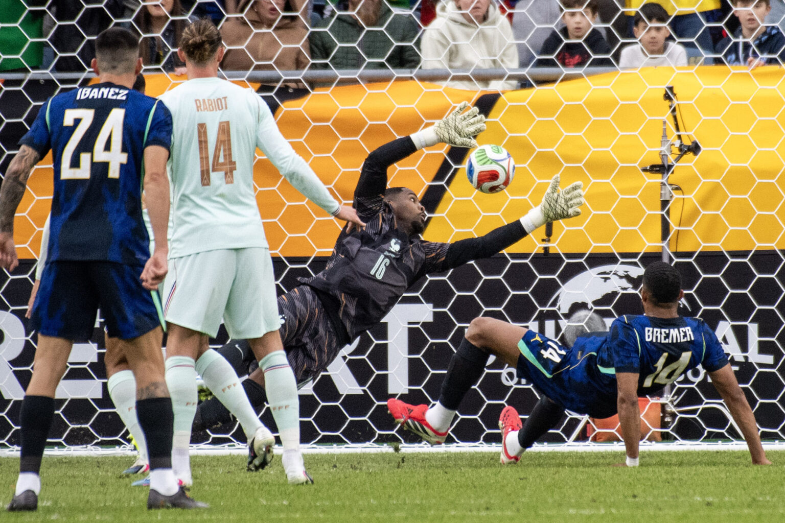 Bremer, primo gol in nazionale: la Juve lo celebra